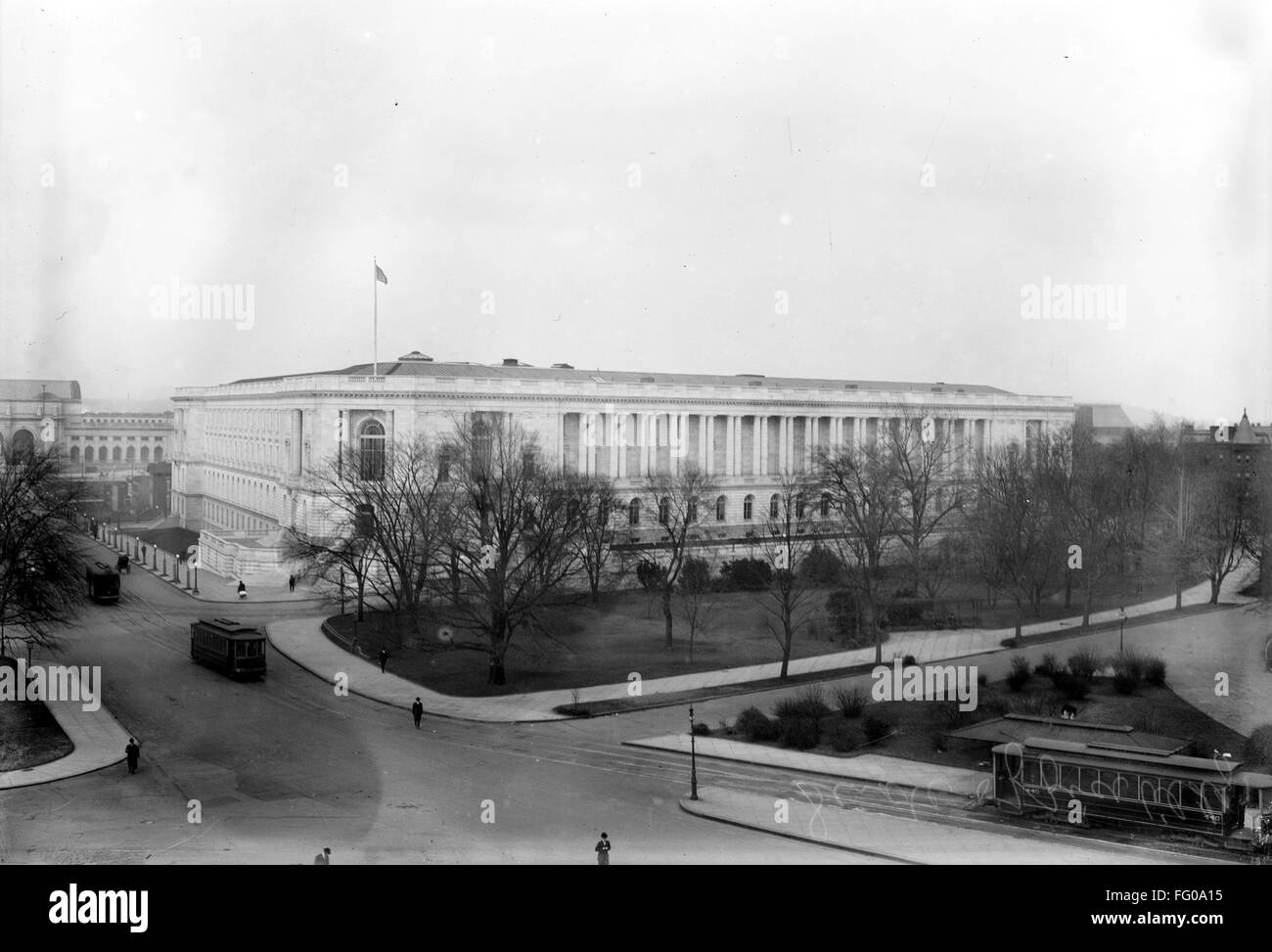 SENATE OFFICE BUILDING. /nView of the Russell Senate Office Building in ...