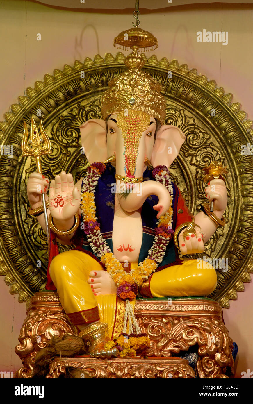 Lord Ganesh Idol of Garud Ganpati Mandal , Narayan Peth , Pune ...