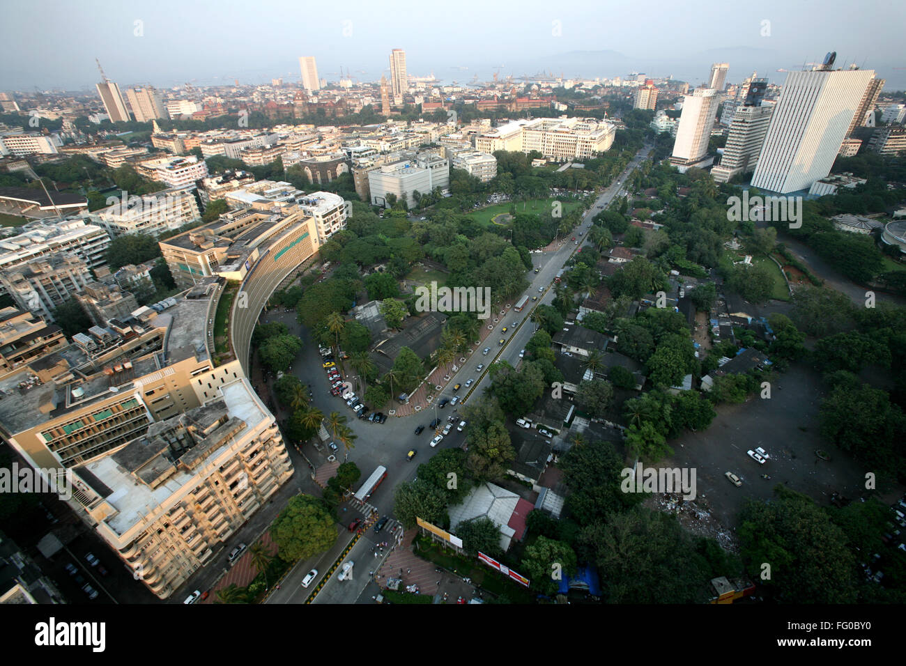 High rise building commercial sky hi-res stock photography and images ...