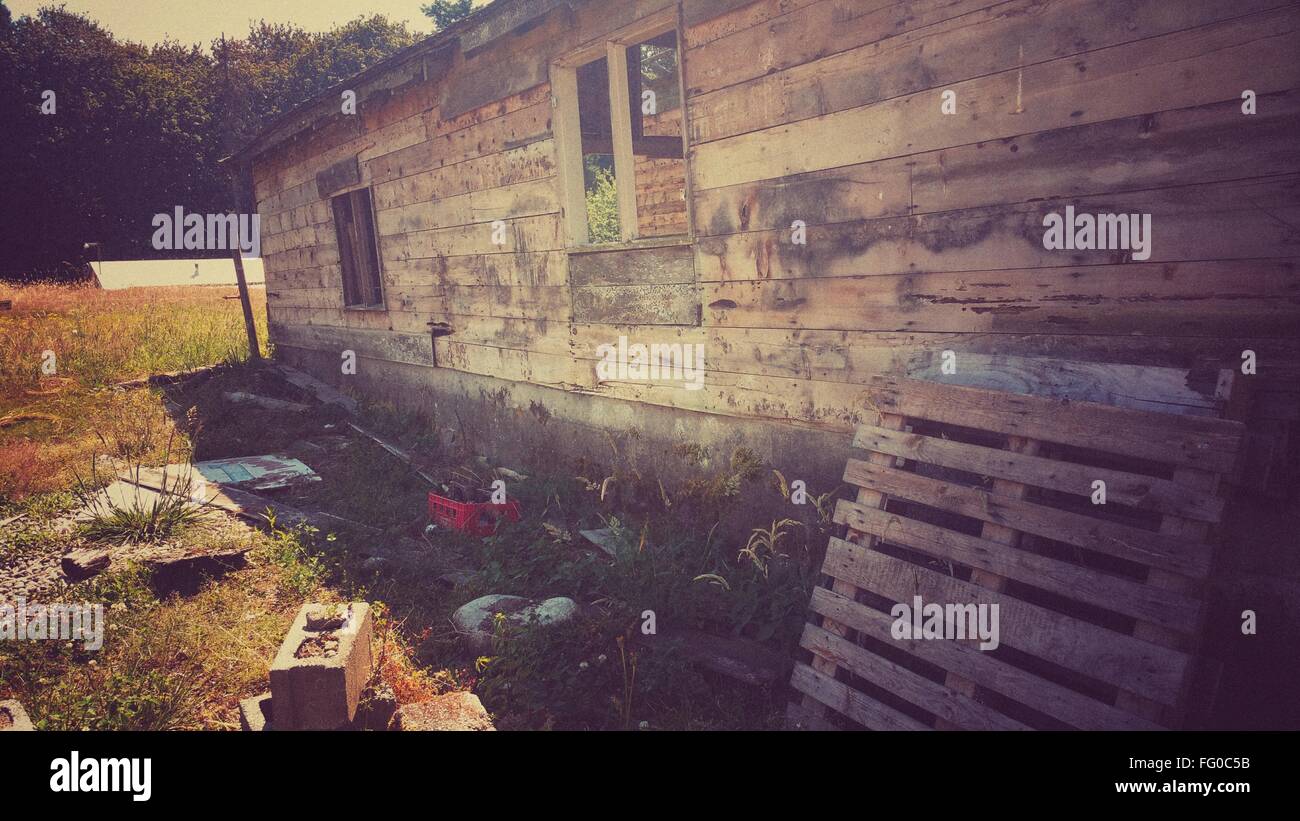 Messy barn hi-res stock photography and images - Alamy
