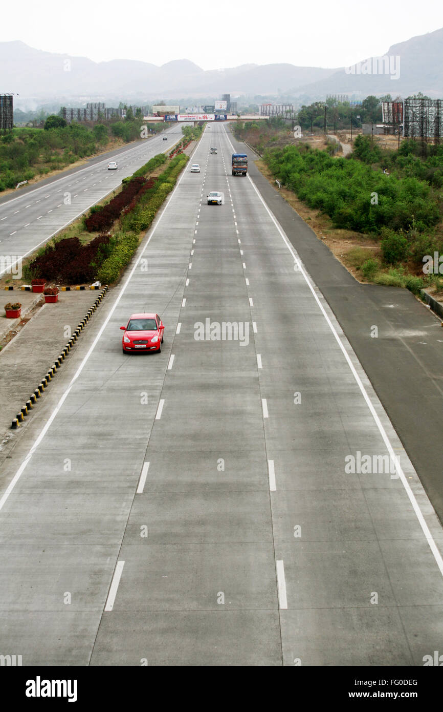 Mumbai pune expressway hi-res stock photography and images - Alamy