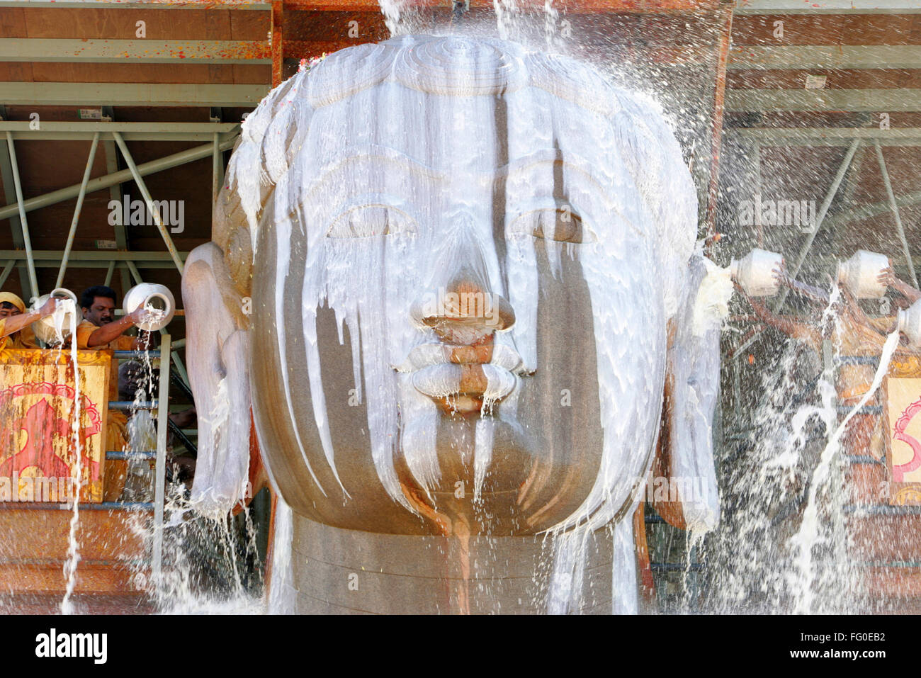 Milk pouring statue bhagwan saint gomateshwara bahubali ...