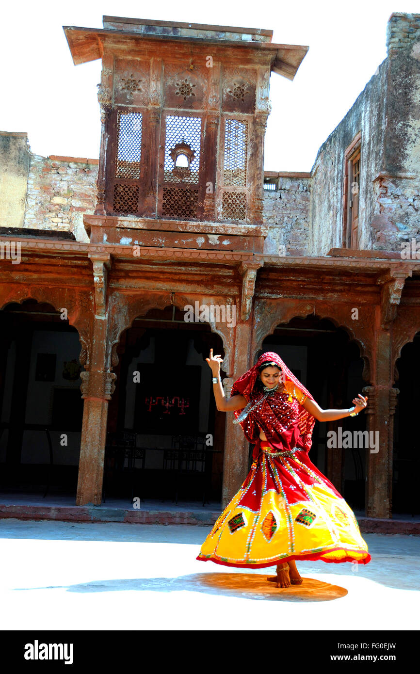 Ghoomar dance hi-res stock photography and images - Alamy
