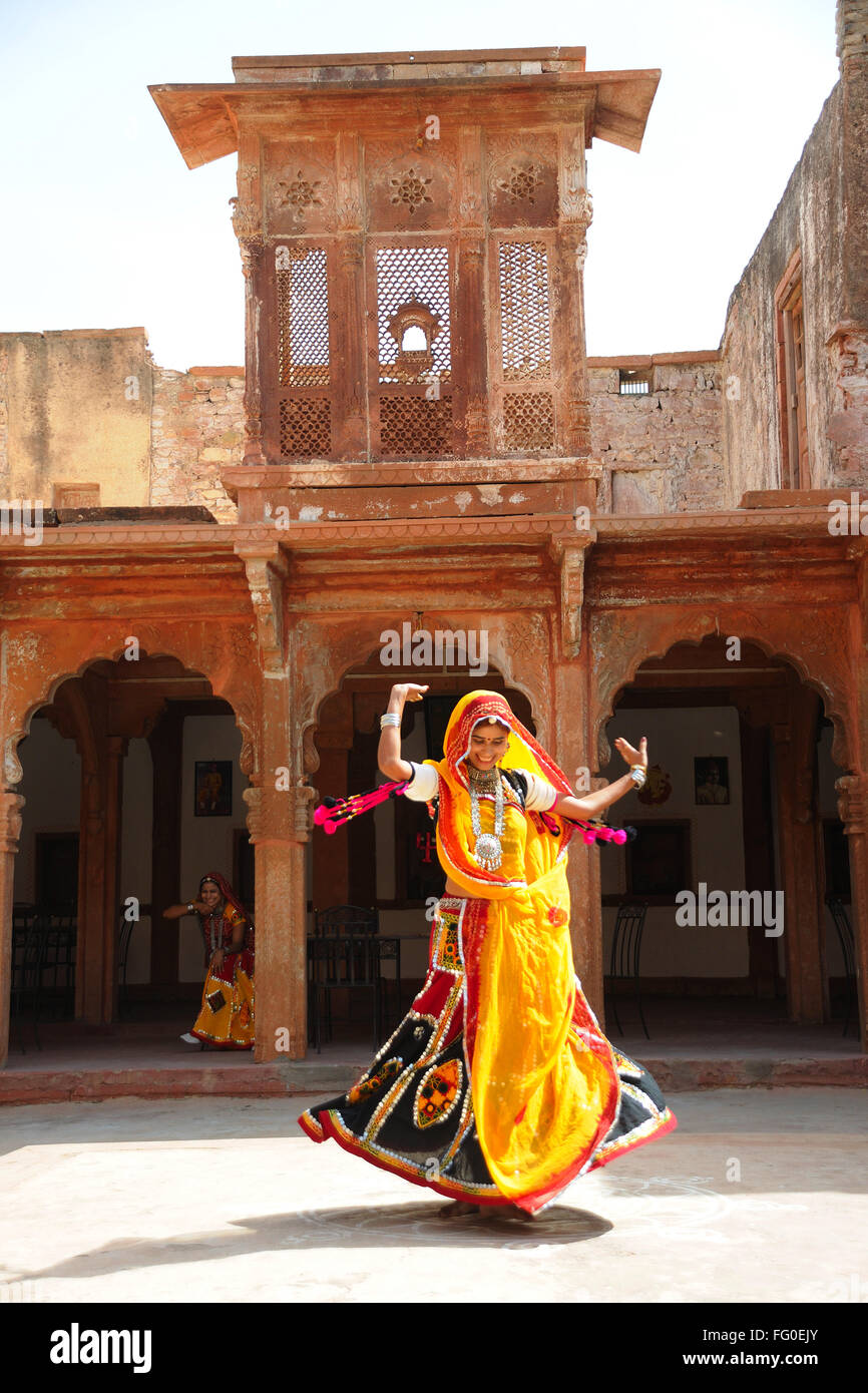 Ghoomar dance hi-res stock photography and images - Alamy
