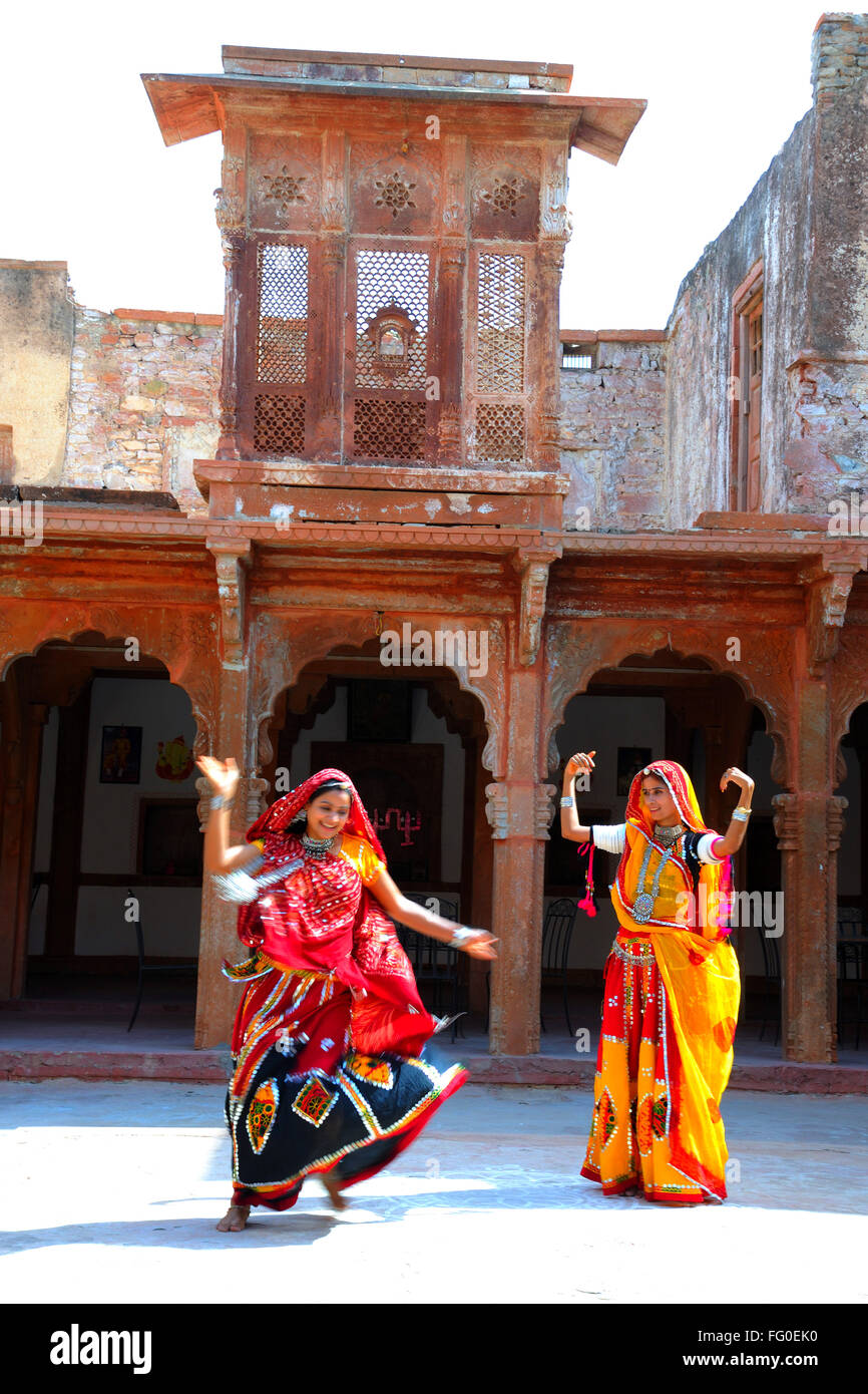 Ghoomar dance hi-res stock photography and images - Alamy
