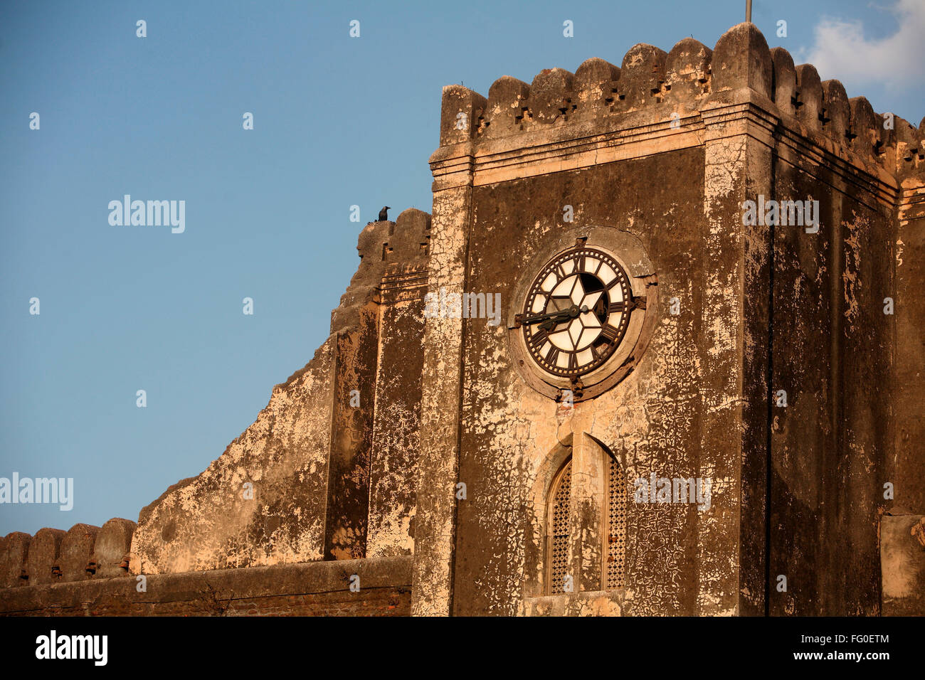 Broken clock clock tower fort hi-res stock photography and images - Alamy