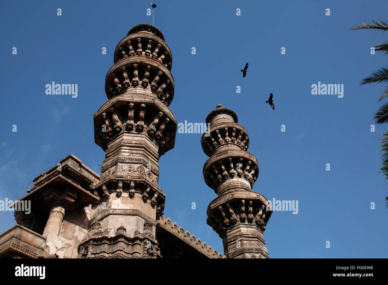 Shaking minarets of Siddi Bashir mosque in Ahmedabad ; Gujarat ; India ...