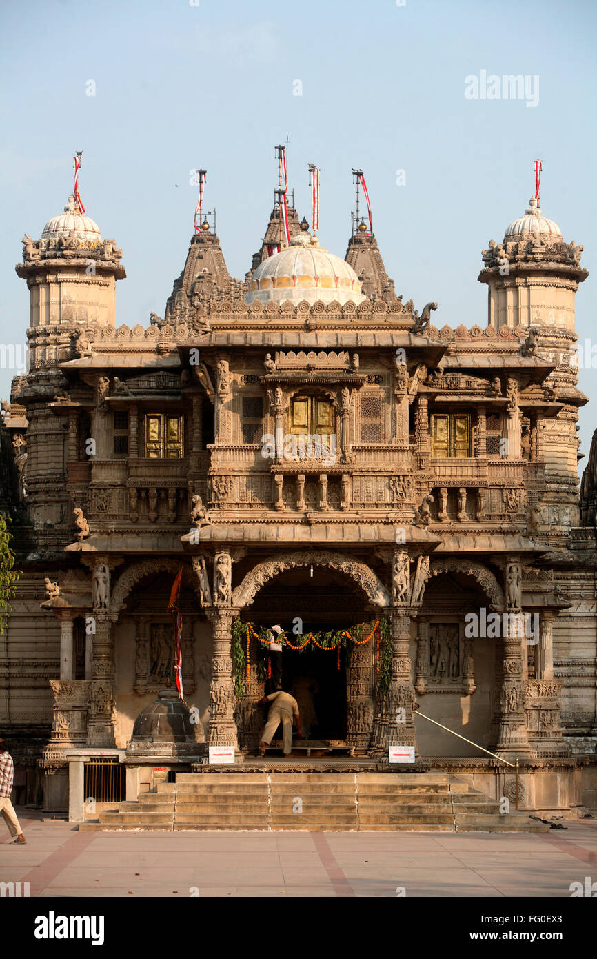 Hatheesing temple built in 1850 AD dedicated to fifteen Jain proponent ...