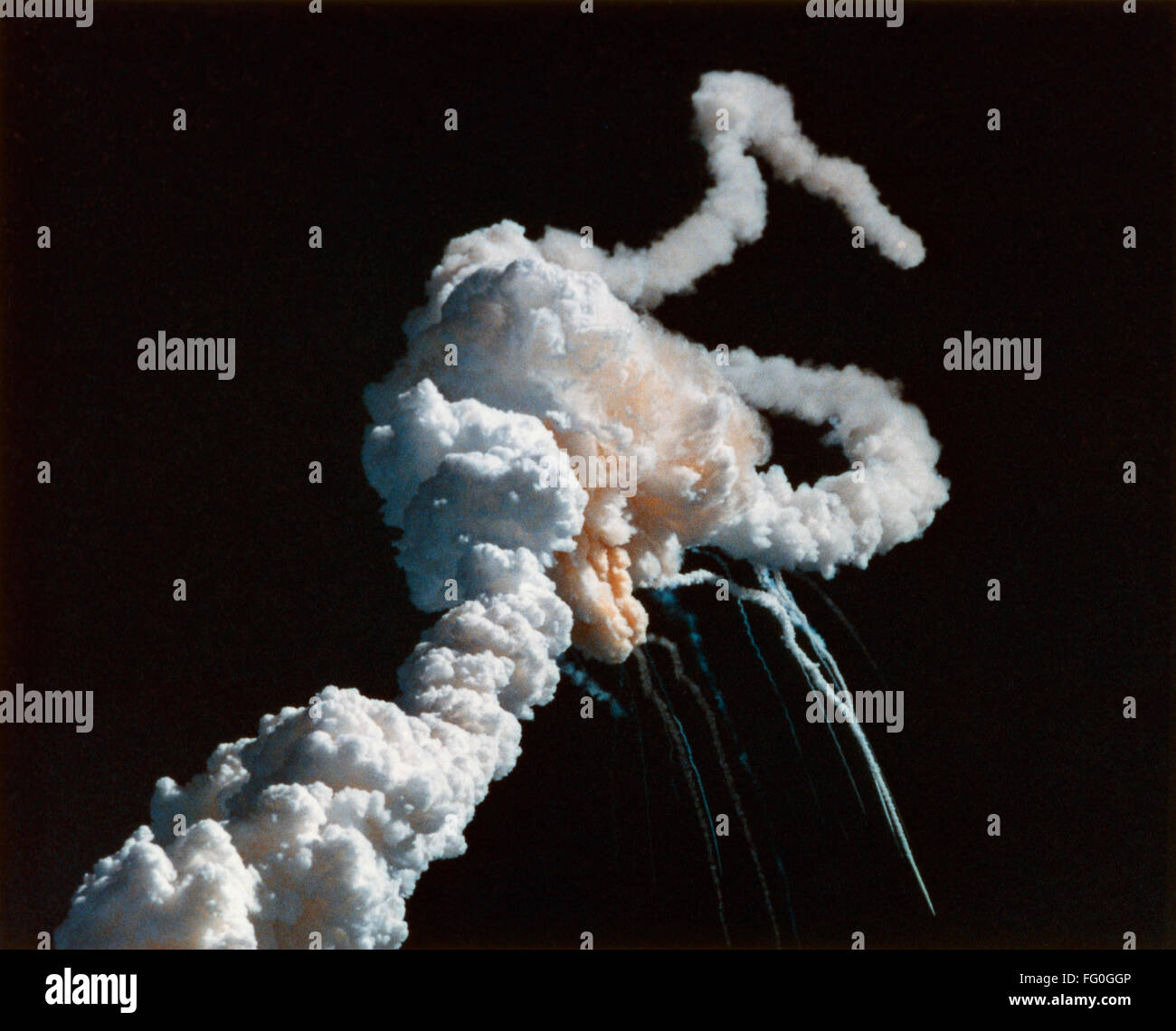 Challenger Disaster 1986 Nexhaust And Smoke From The Space Shuttle