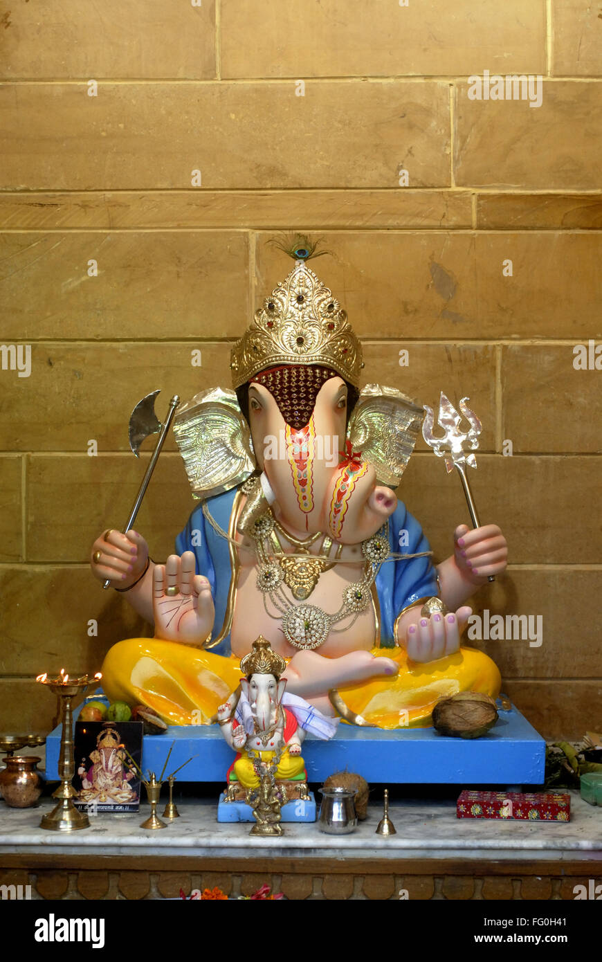 Idol of Lord Ganesh , Elephant Headed God of Hindu worshiping for ...