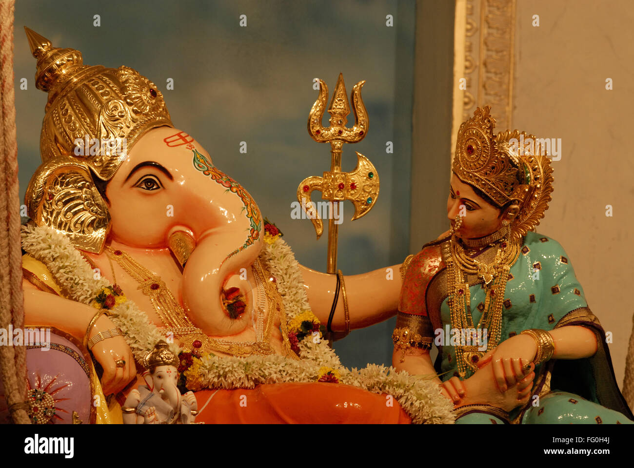 Idol of Lord Ganesh Sitting Swing Lord Vishnu Laxmi elephant Headed ...