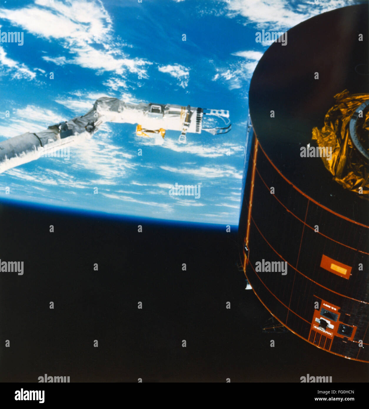 SPACE SHUTTLE DISCOVERY. /nThe Space Shuttle Discovery's remote ...