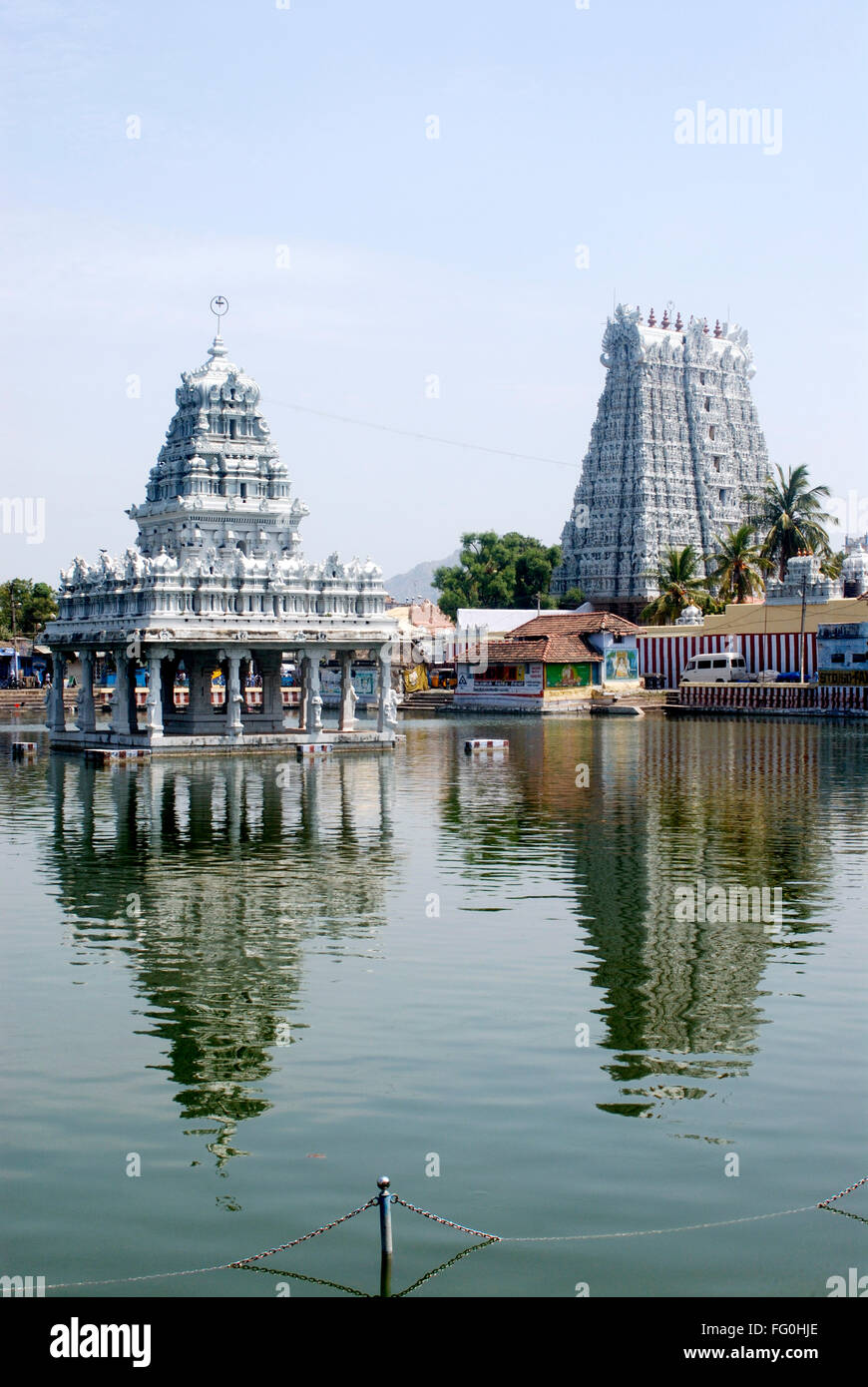 Holy tank and Thanumalayan temple dedicated to Sri Sthanumalayan at ...