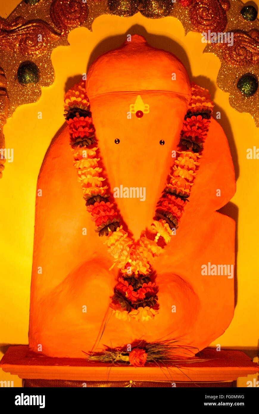 Shree Siddhivinayak Mandir, Sri Siddhi Vinayaka temple, Ganesha replica ...