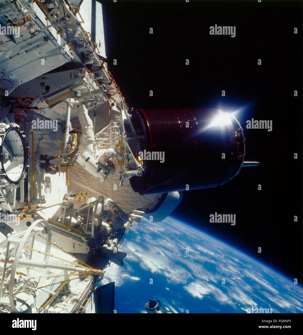 SPACE SHUTTLE: DISCOVERY. /nAmerican astronaut Dale Gardner (left ...
