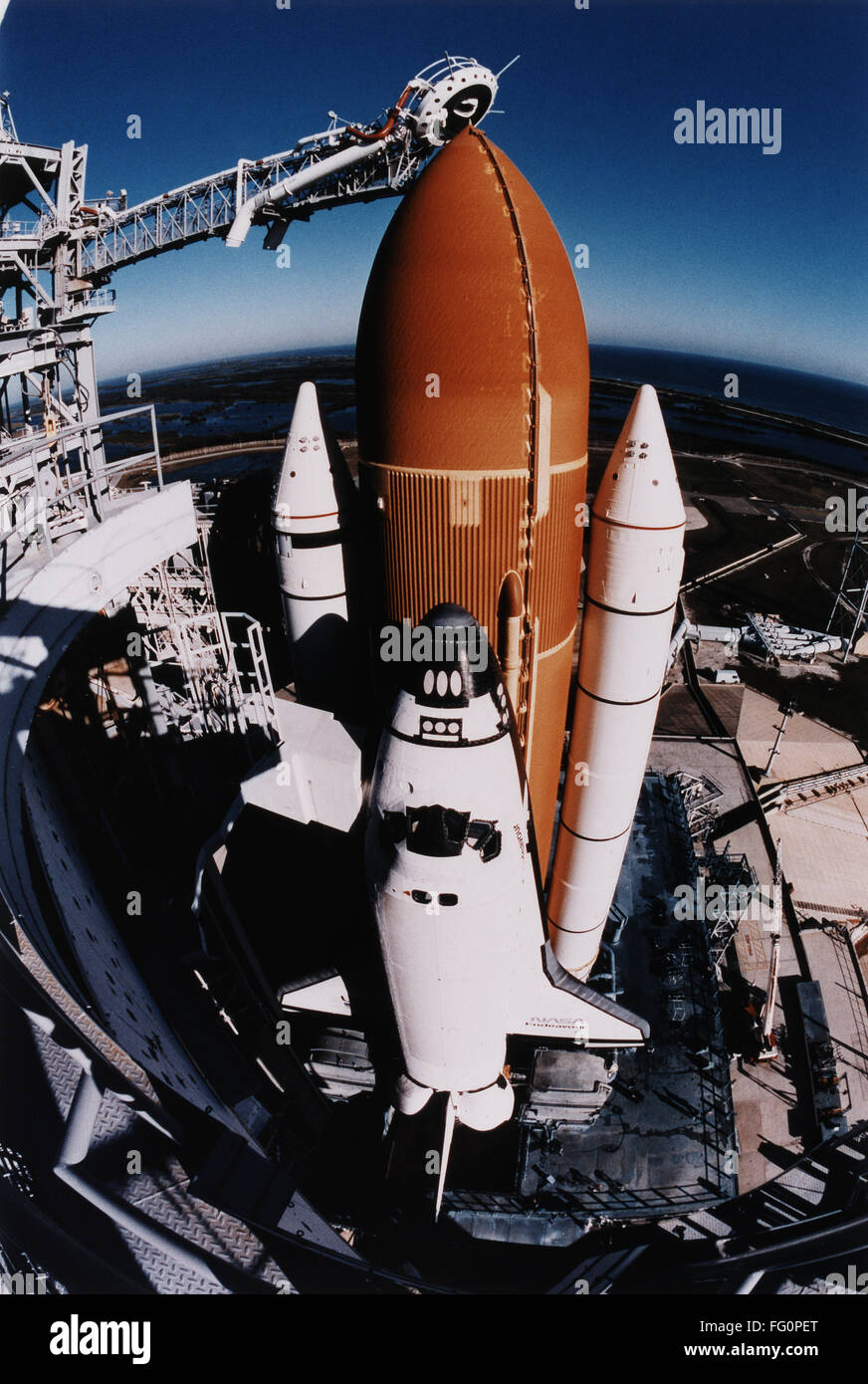 SPACE SHUTTLE ENDEAVOUR. /nThe Space Shuttle Endeavour on its launch ...