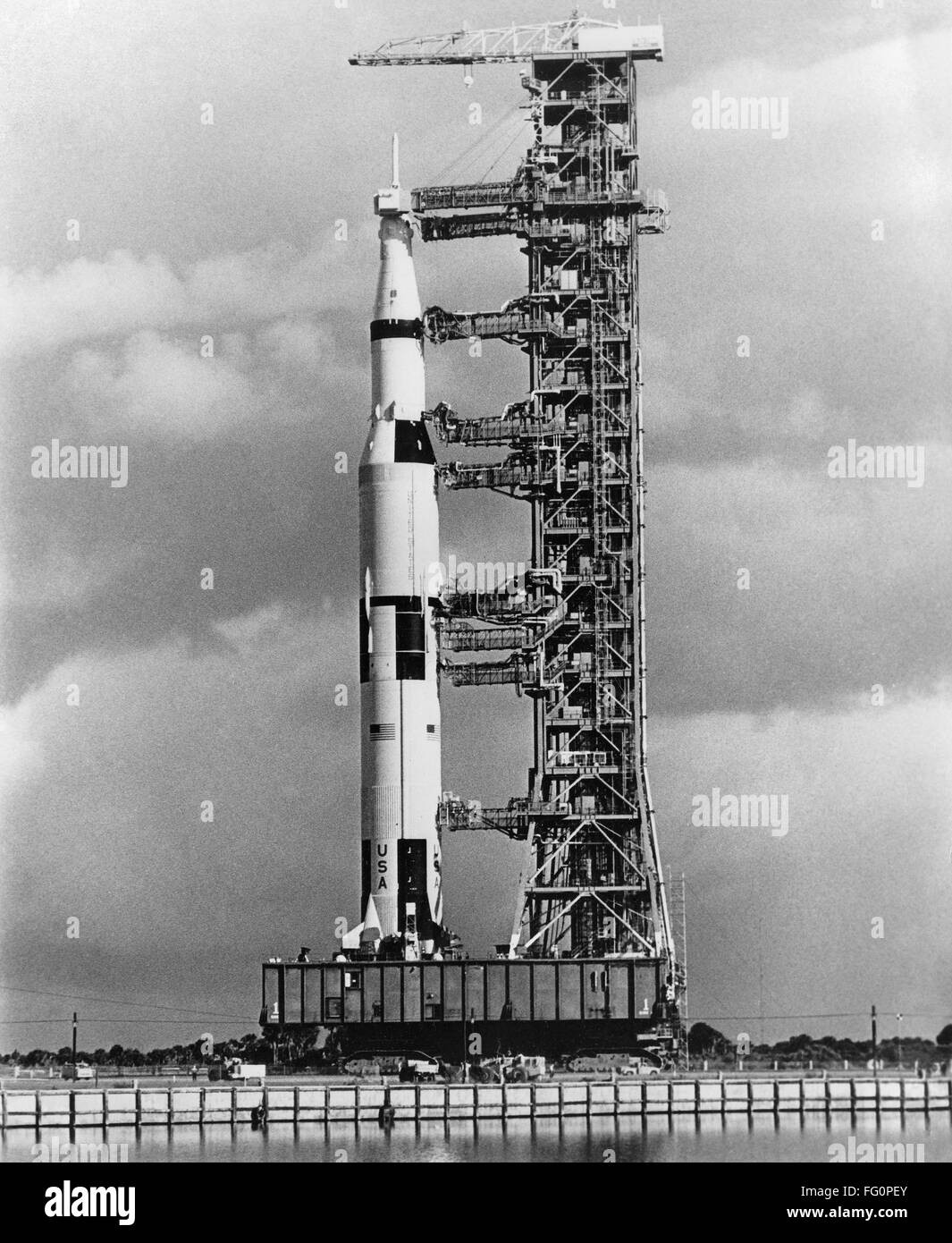 APOLLO 8: TRANSPORTATION. /nTransportation of the Apollo 8 and Saturn V ...
