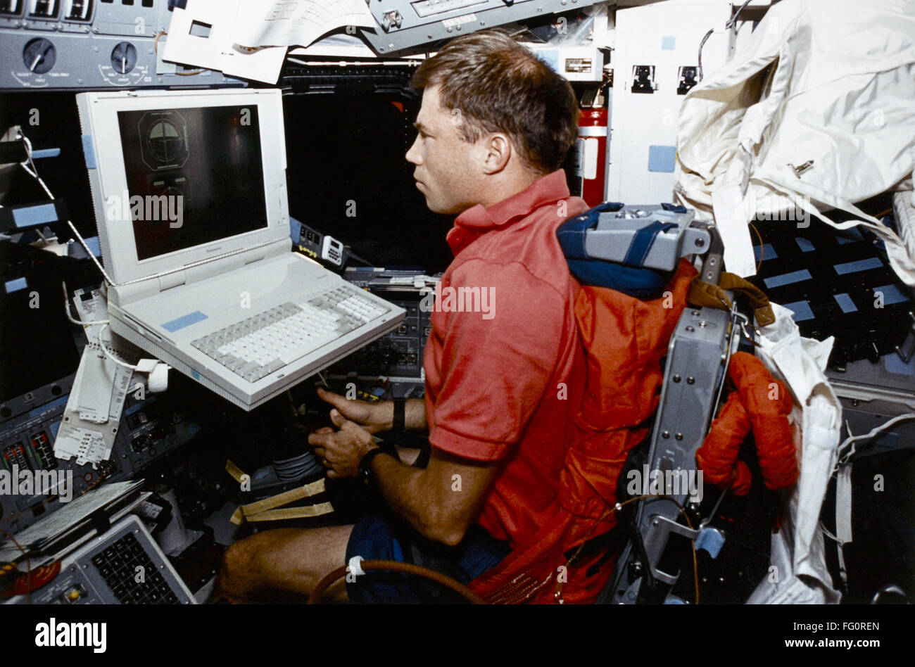 Astronaut richard searfoss hi-res stock photography and images - Alamy