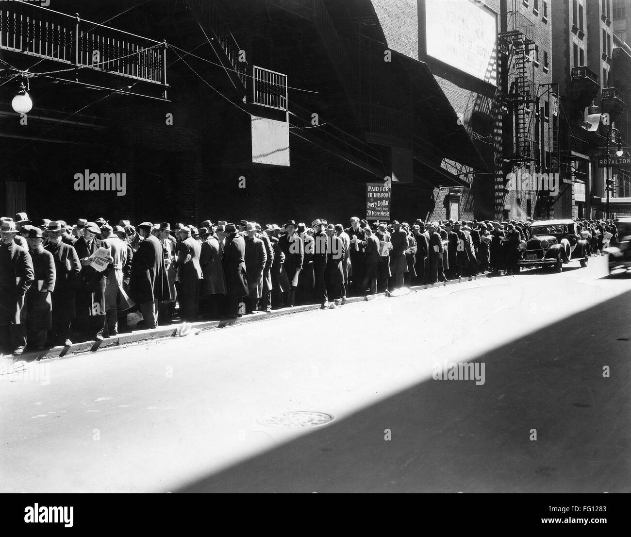 Bread line 1930 Black and White Stock Photos & Images - Alamy