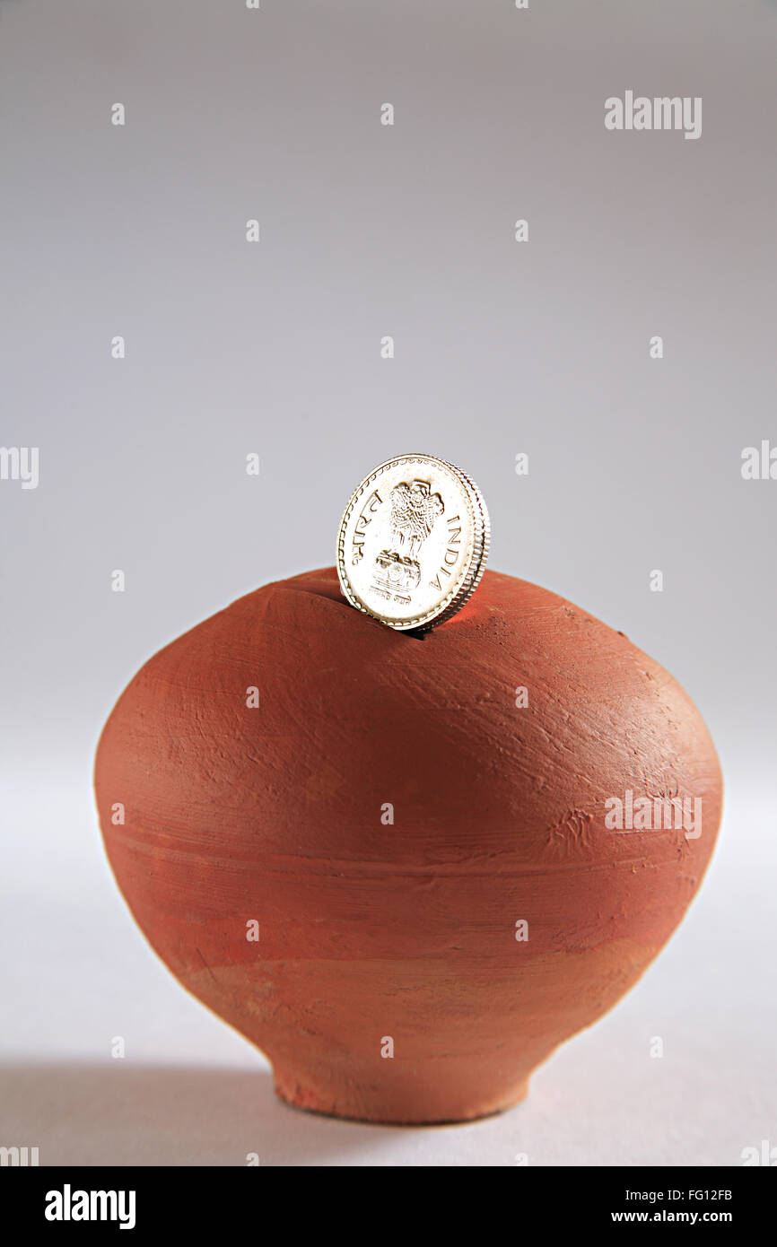 Coin box clay hi-res stock photography and images - Alamy