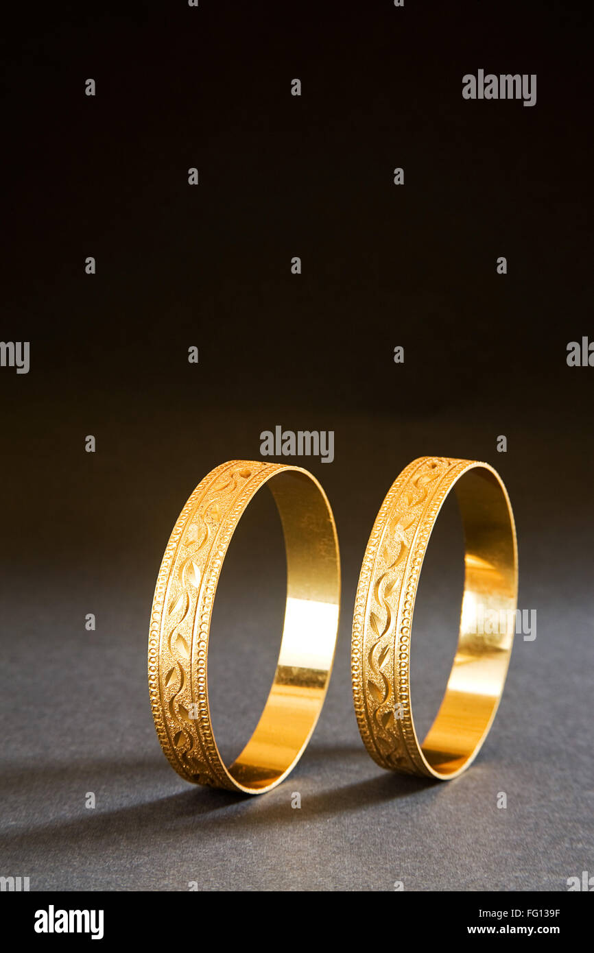 Gold bangle hi-res stock photography and images - Alamy