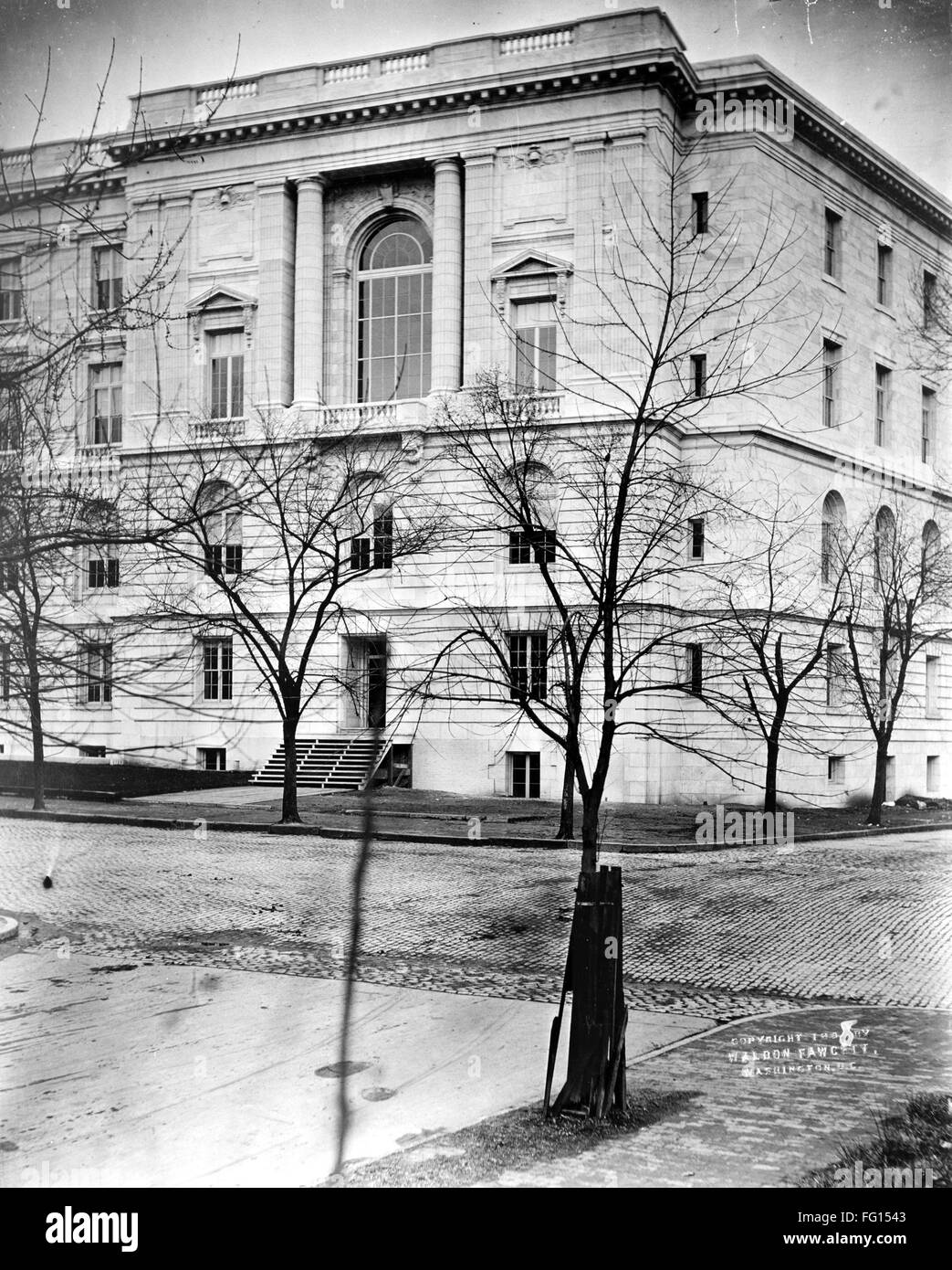 HOUSE OF REPRESENTATIVES. /nThe Cannon House of Representatives Office ...