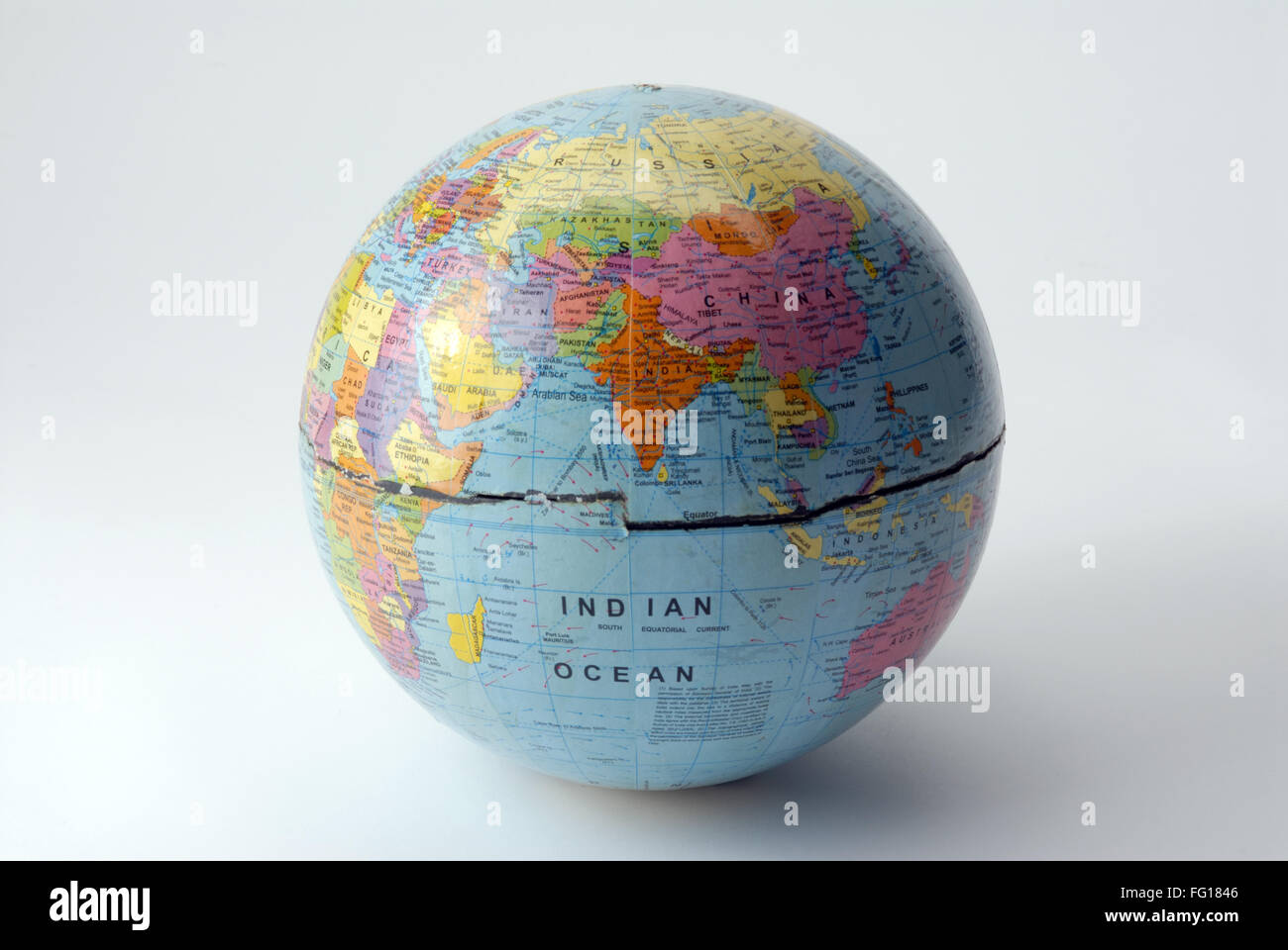 Globe world map broken world due to global warming Stock Photo - Alamy