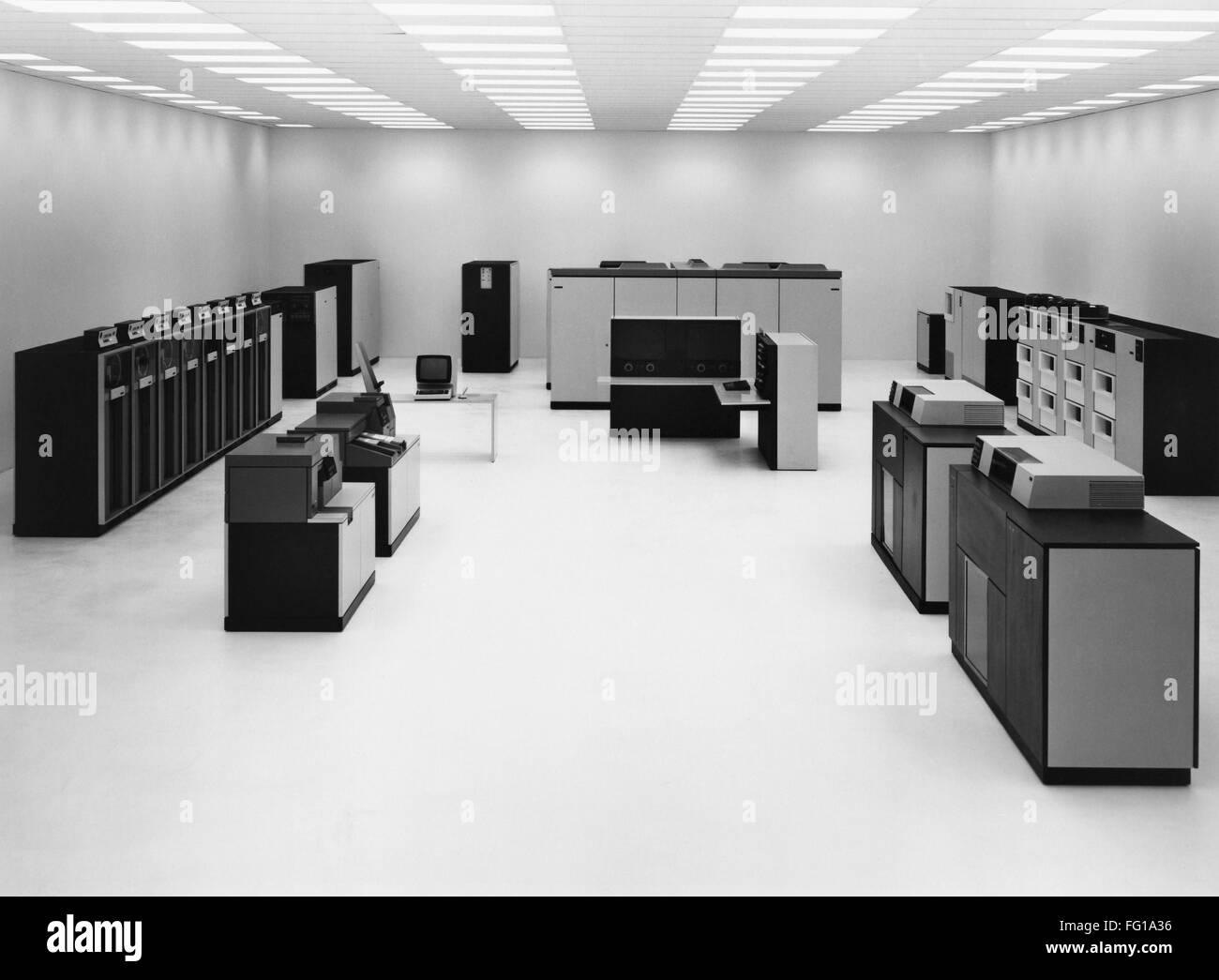 Ibm mainframe 1970 hi-res stock photography and images - Alamy