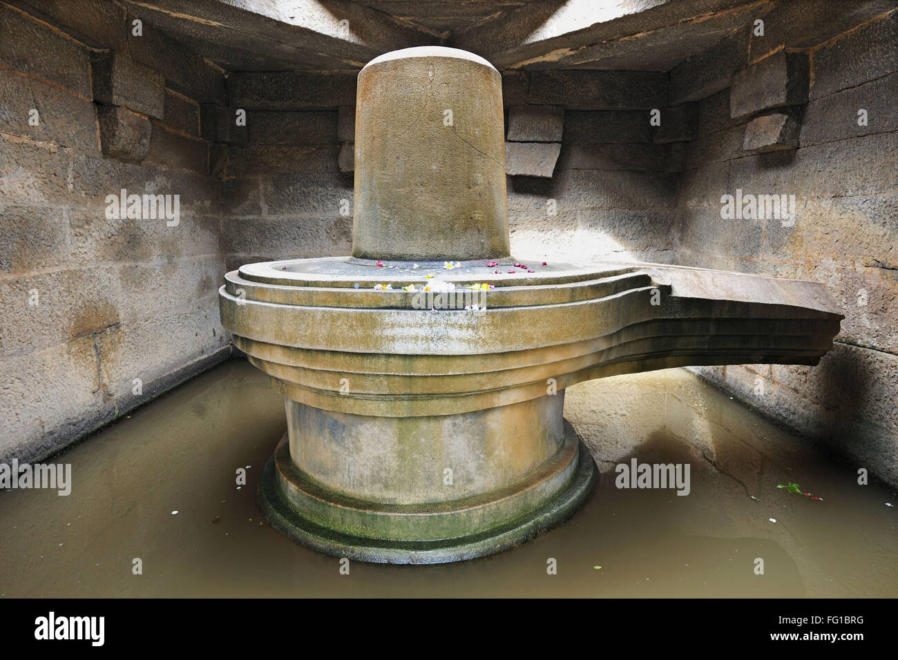 Shivalinga hi-res stock photography and images - Alamy