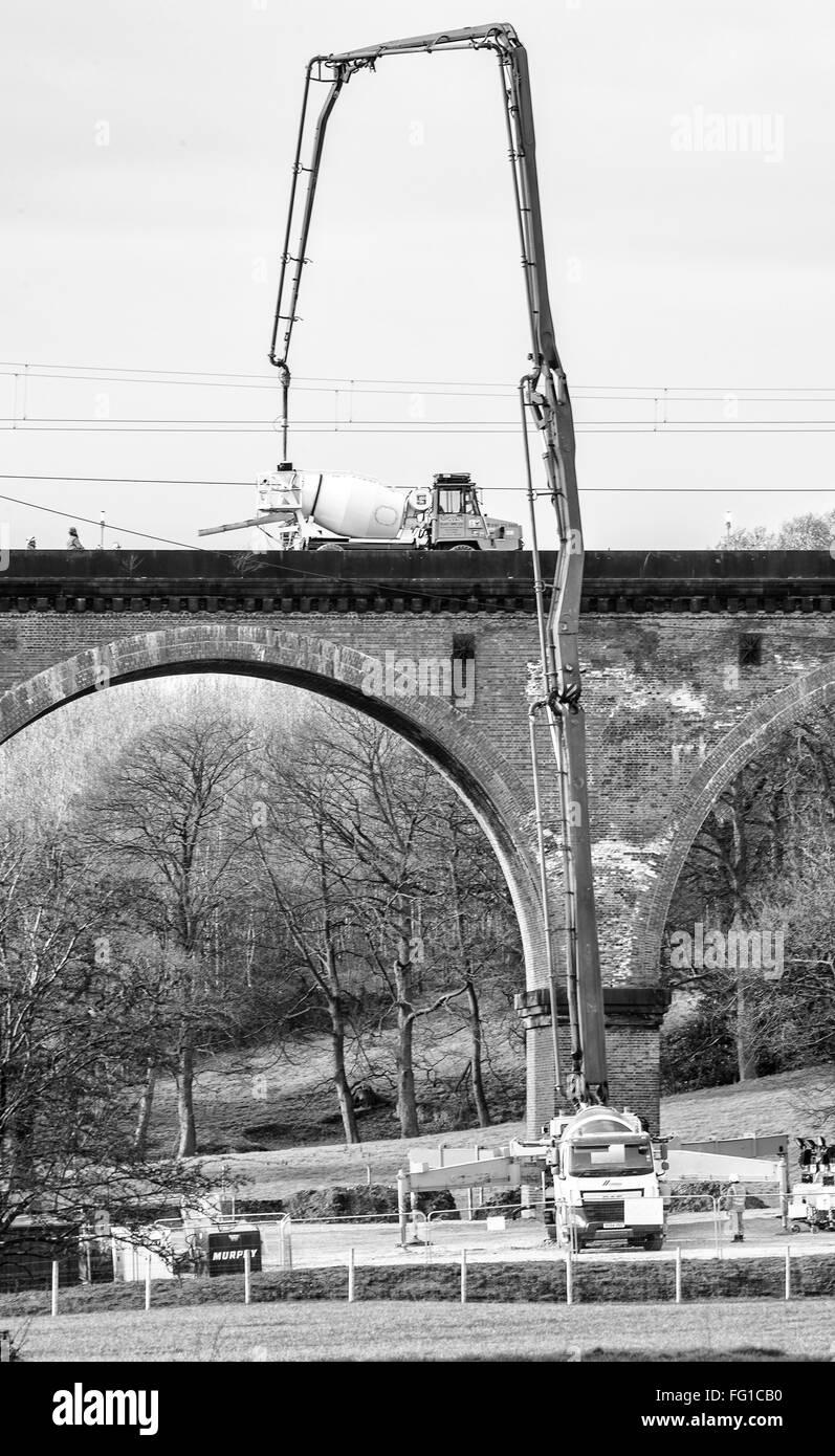 Network Rail major engineering work on West Coast Mainline Holmes ...