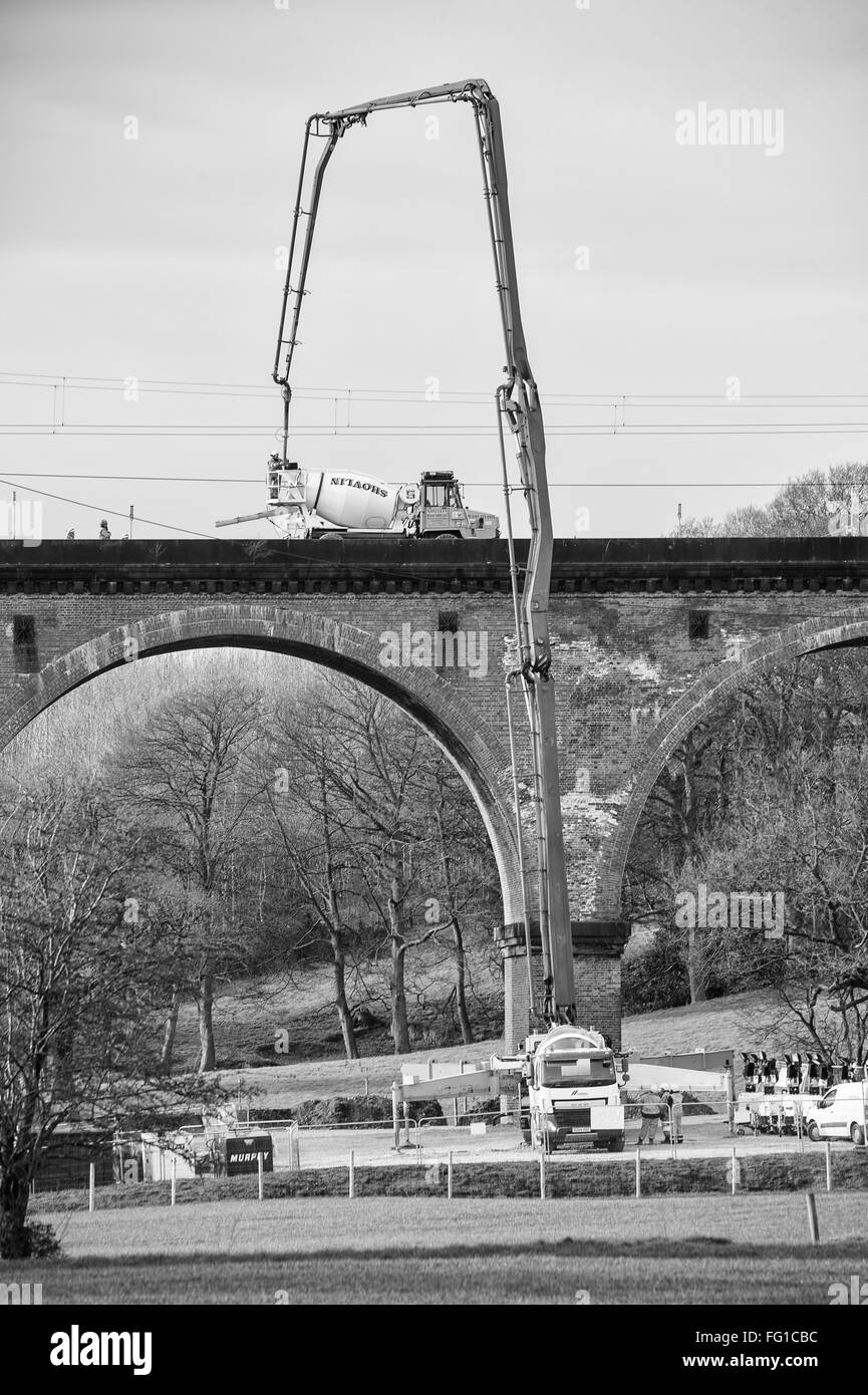 Network Rail major engineering work on West Coast Mainline Holmes ...