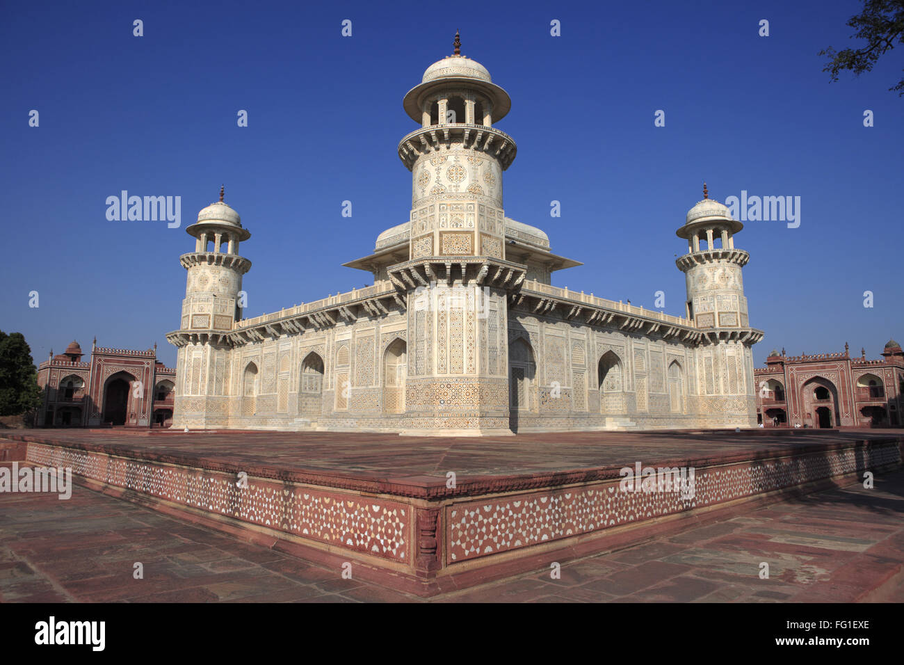 Itimad ud daula mausoleum agra hi-res stock photography and images - Alamy