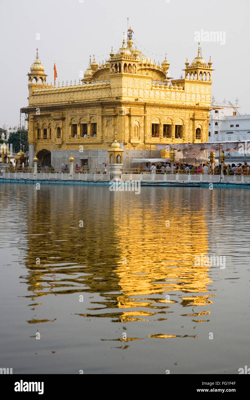 Swarn mandir hi-res stock photography and images - Alamy