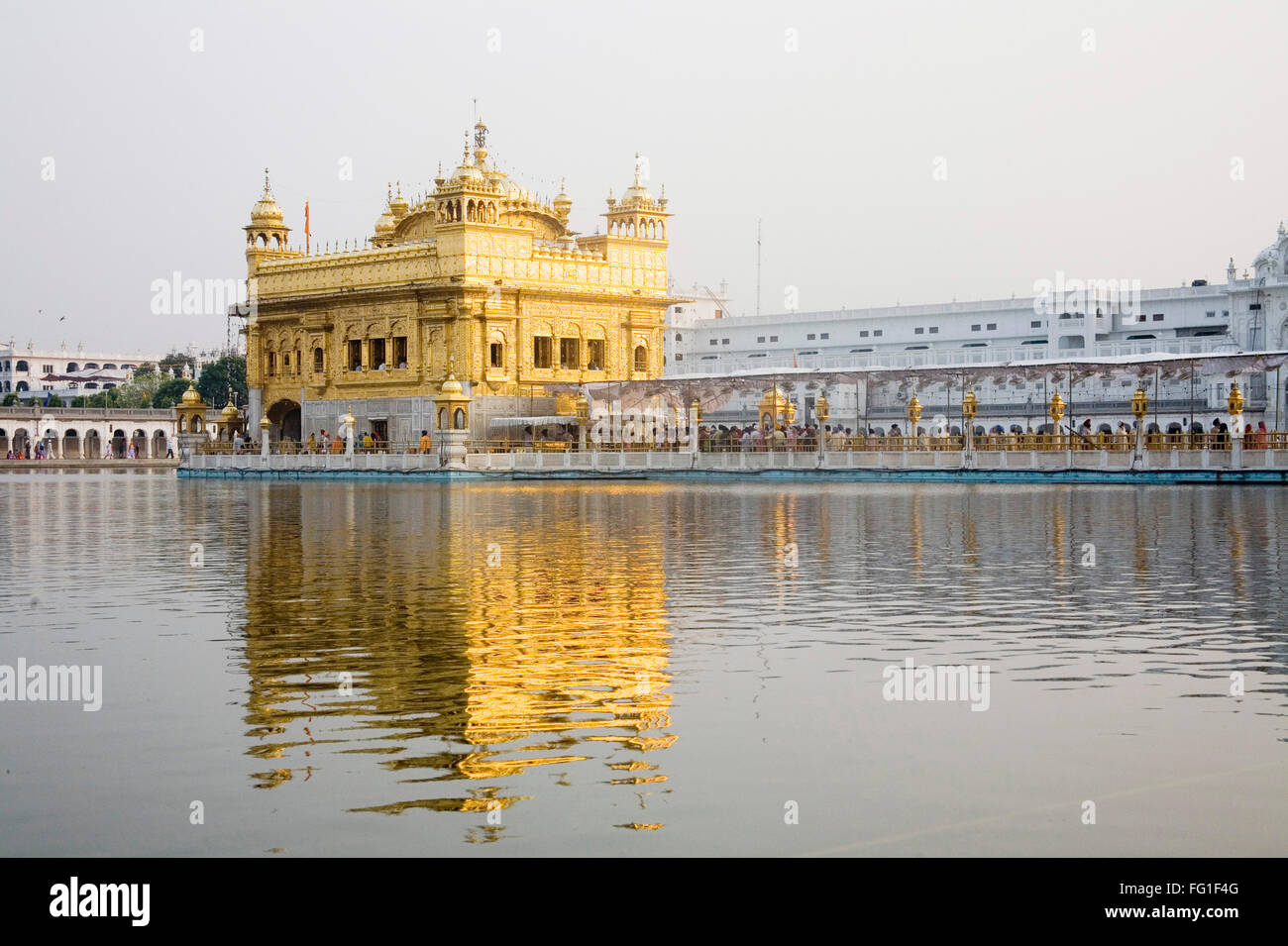 Swarn mandir hi-res stock photography and images - Alamy