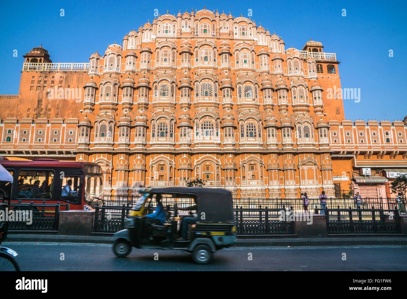 Hawa mahal road hi-res stock photography and images - Alamy