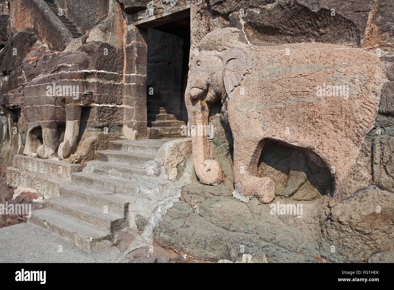 Elephant caves india hi-res stock photography and images - Alamy