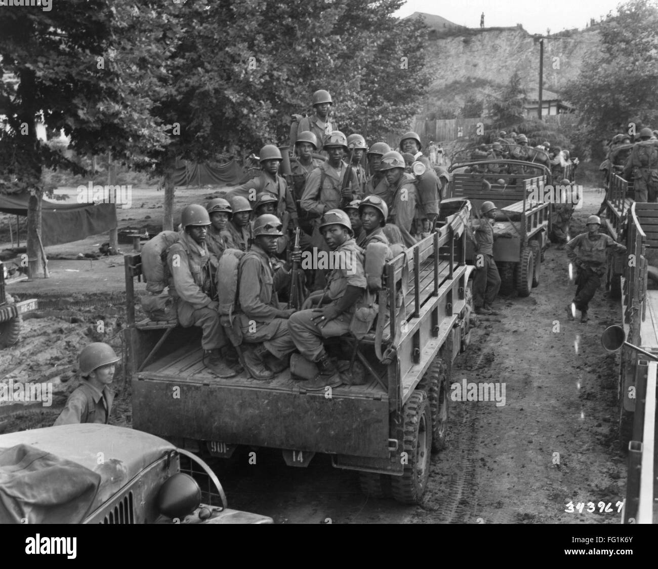 KOREAN WAR, 1950. /nSoldiers of the 25th Infantry Division moving up to ... KOREAN WAR, 1950. /nSoldiers of the 25th Infantry Division moving up to ...