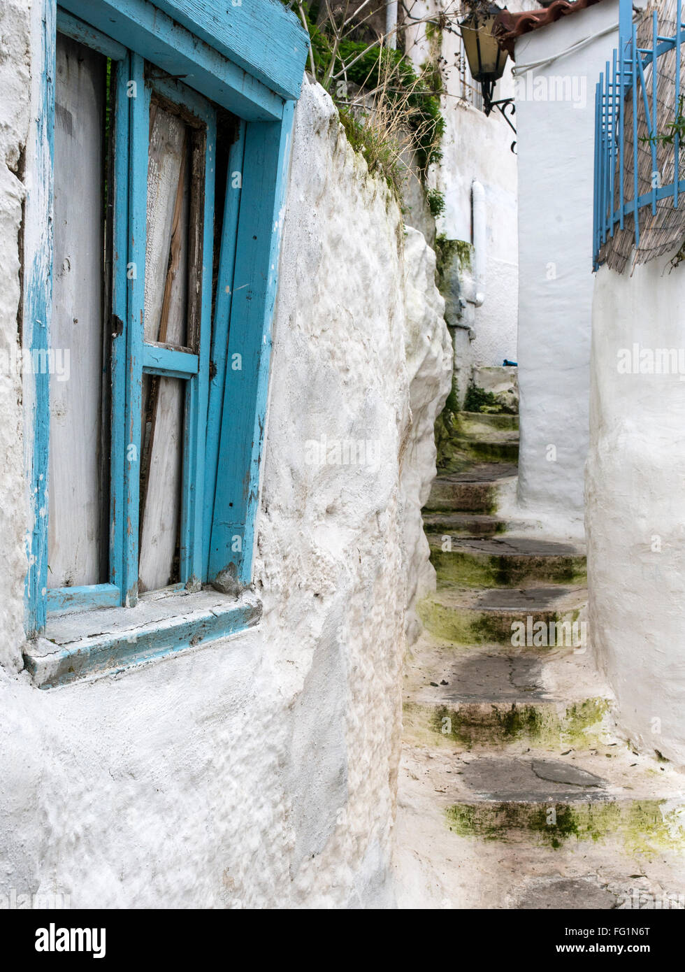 Narrow passageway between houses in Athens Stock Photo - Alamy