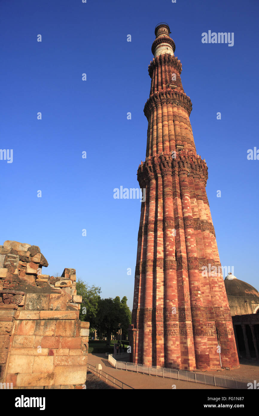 Qutab Minar built in 1311 red sandstone tower , Indo Muslim art , Delhi ...