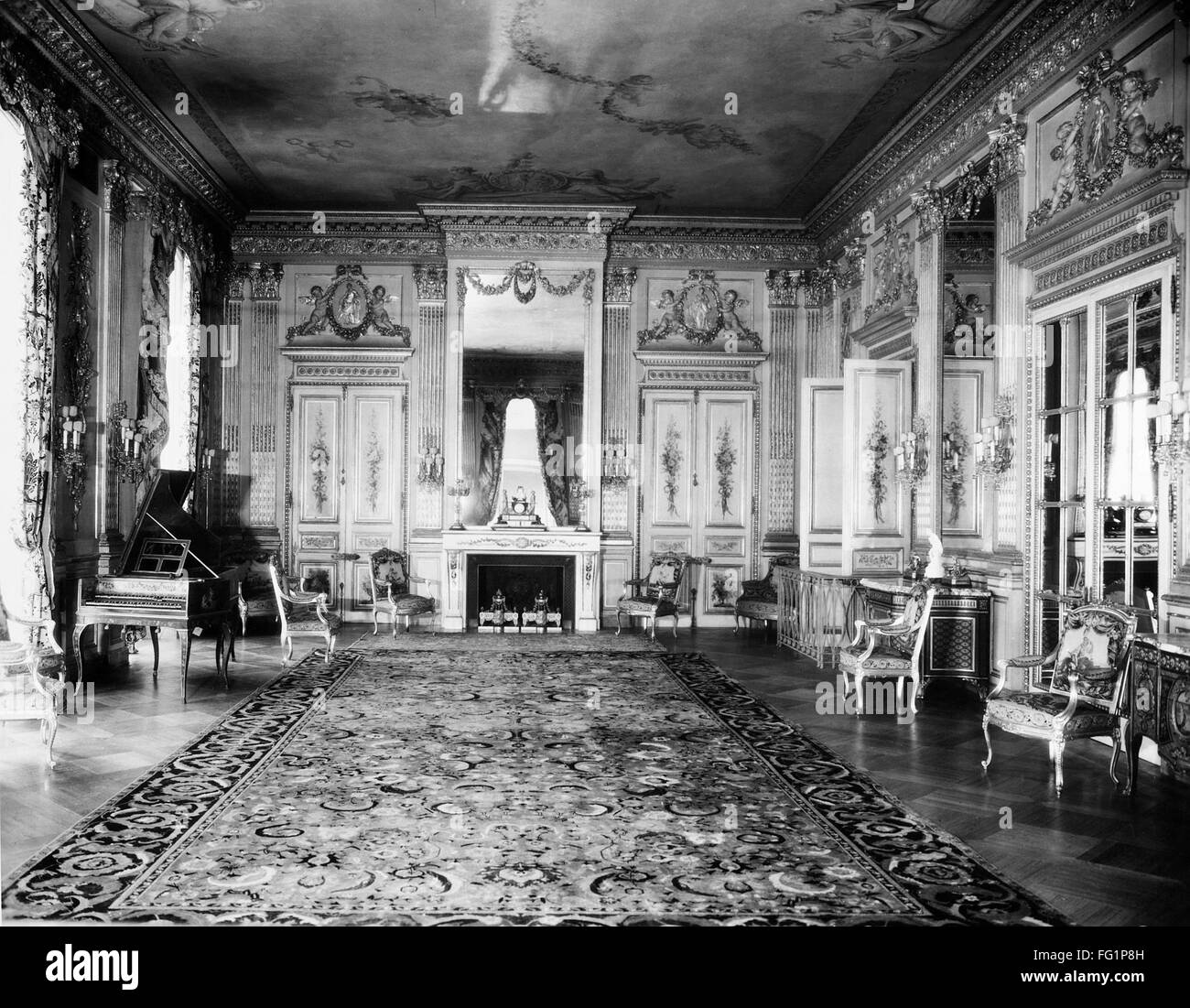 FRENCH SALON, 18th CENTURY. /nThe 18th century salon from the hotel d ... FRENCH SALON, 18th CENTURY. /nThe 18th century salon from the hotel d ...
