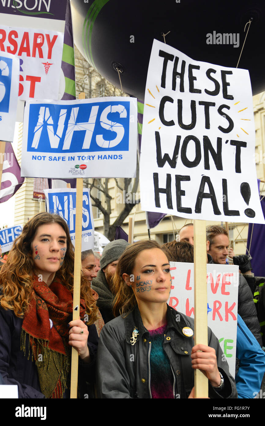 Student nurses and supporters march from St Thomas' Hospital to Downing ...