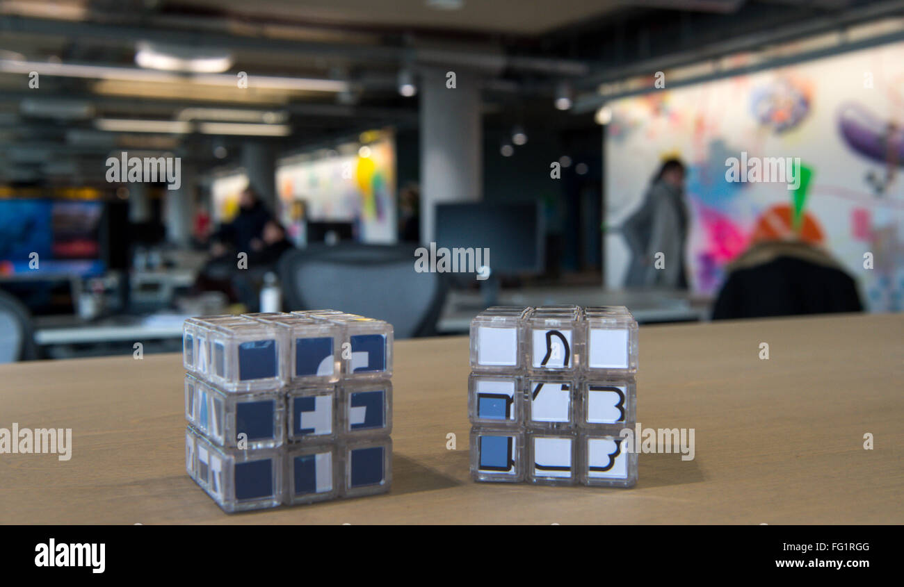 Logo symbole hi-res stock photography and images - Alamy