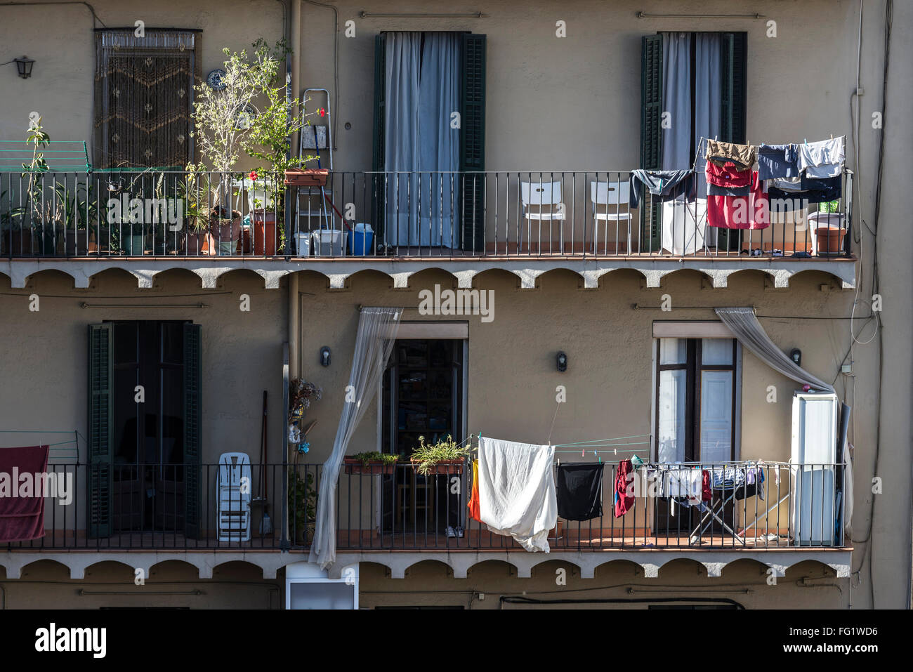 Hanging balcony hi-res stock photography and images - Alamy