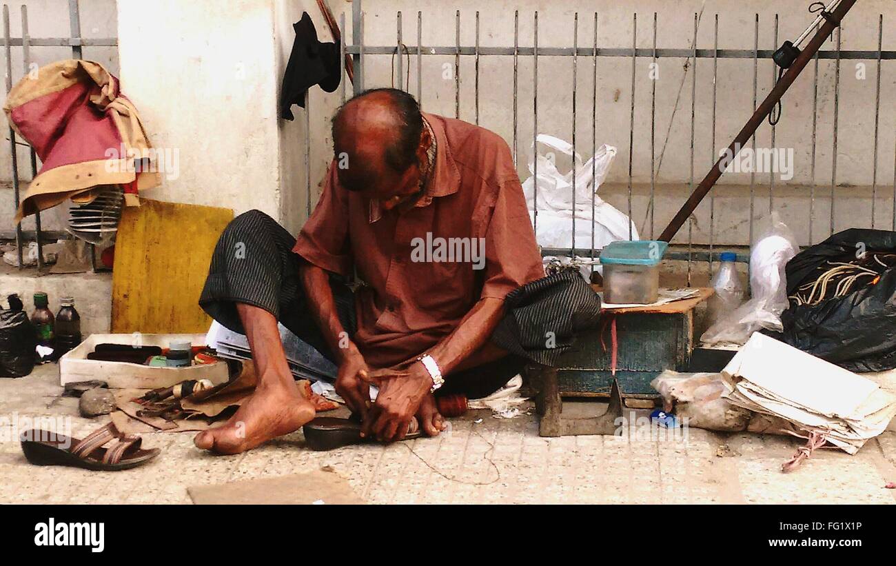 Street cobbler hi-res stock photography and images - Alamy