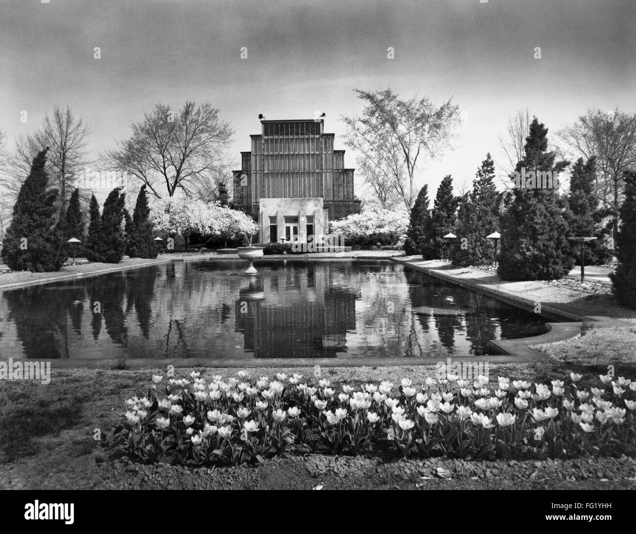 ST. LOUIS: FOREST PARK. /nThe Jewel Box, also know as the St. Louis ...