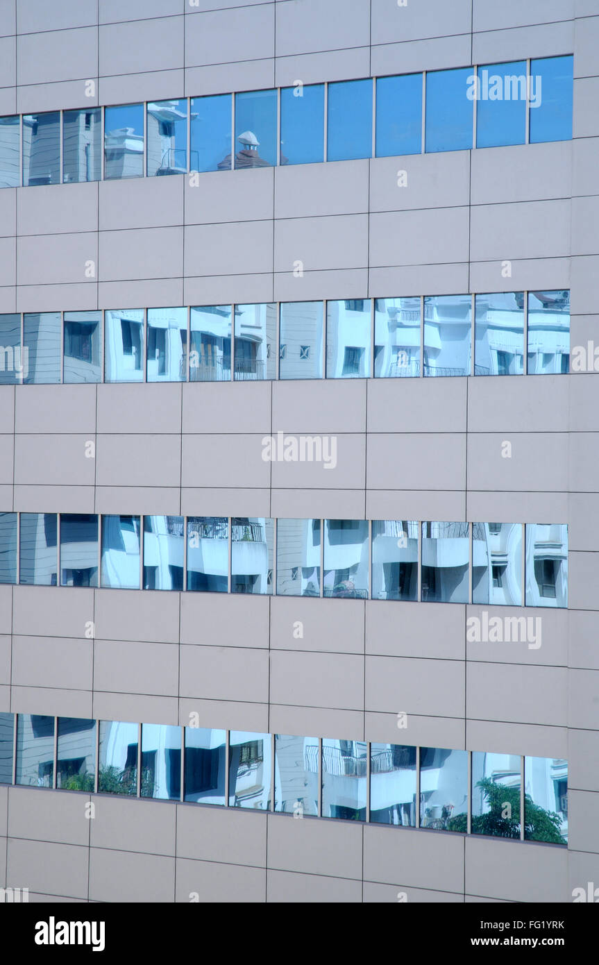 Reflections on buildings hi-res stock photography and images - Alamy