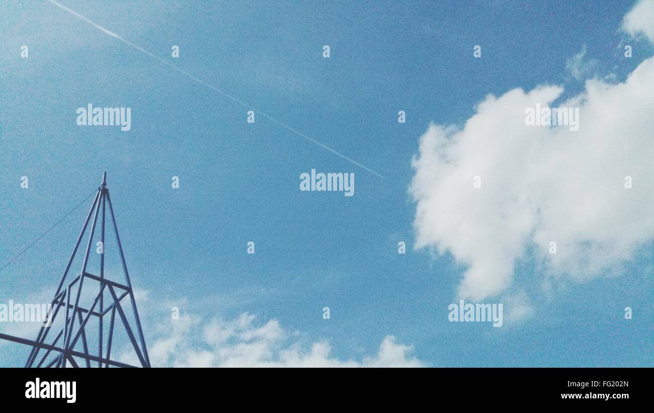 Sky structures hi-res stock photography and images - Alamy