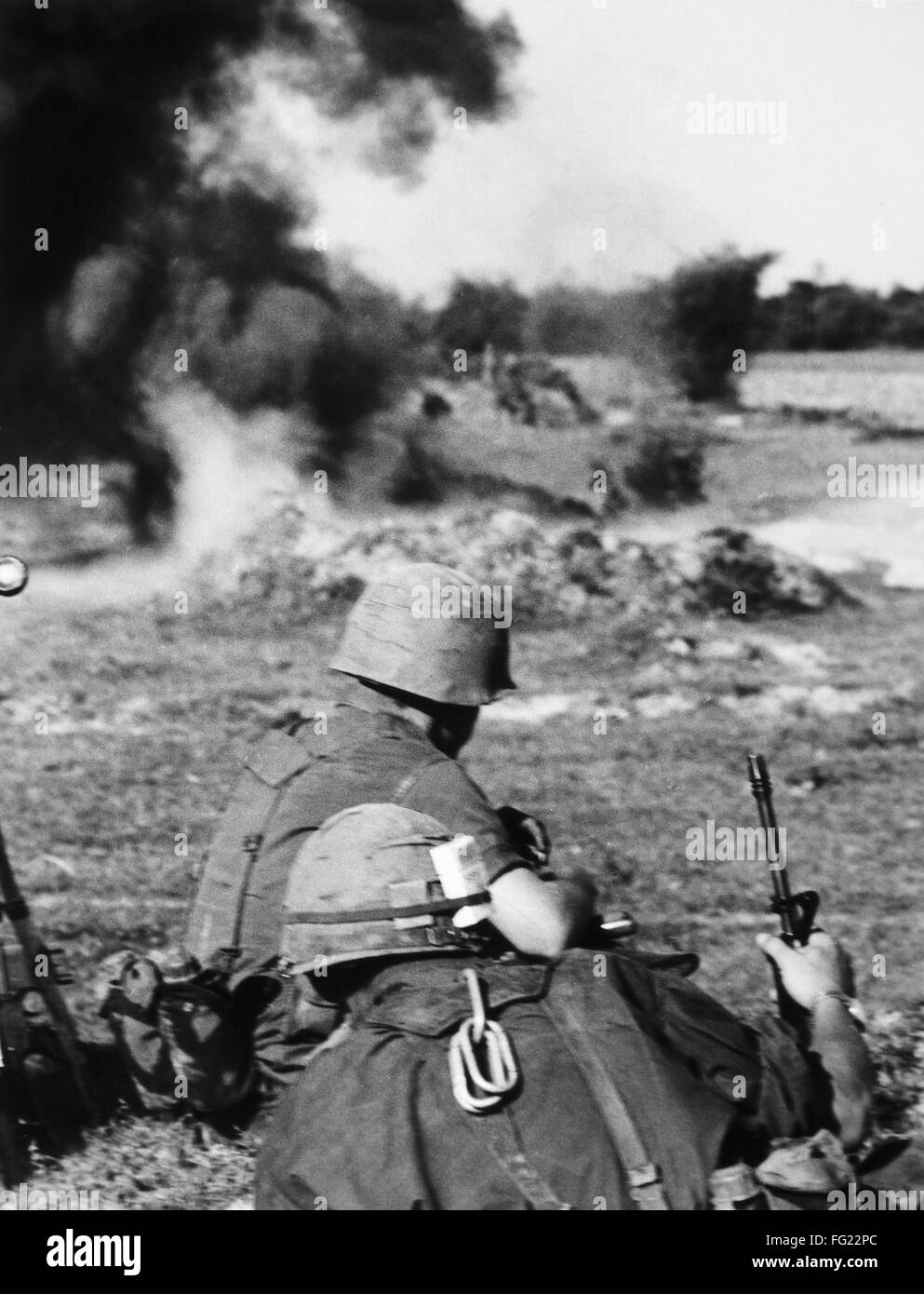 VIETNAM WAR: IRON TRIANGLE. /nAmerican soldiers of the 27th Infantry ...