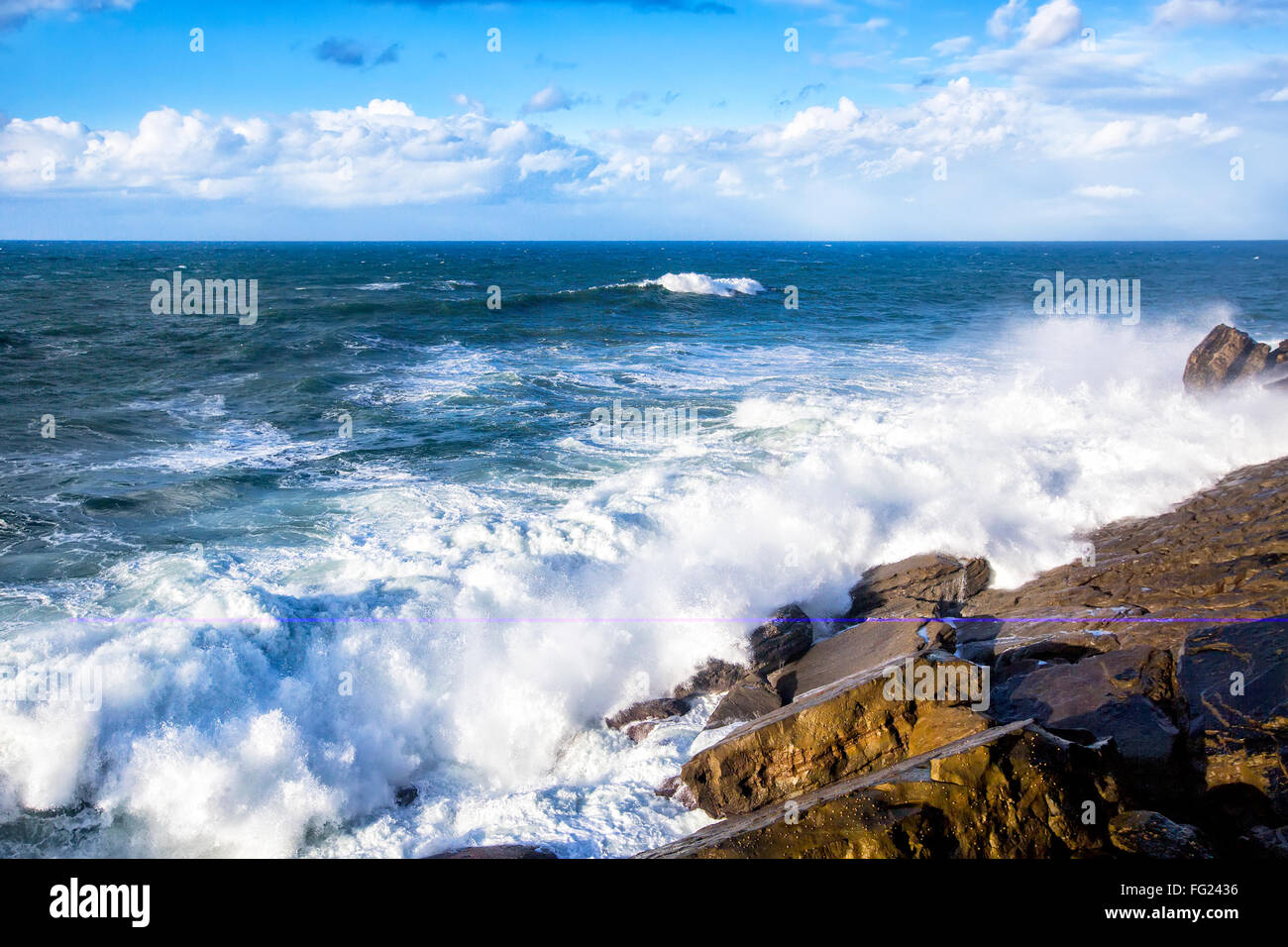 Coast waves hi-res stock photography and images - Alamy