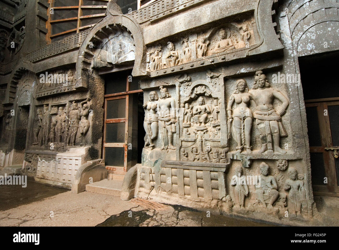 Chaitya caves karla hi-res stock photography and images - Alamy
